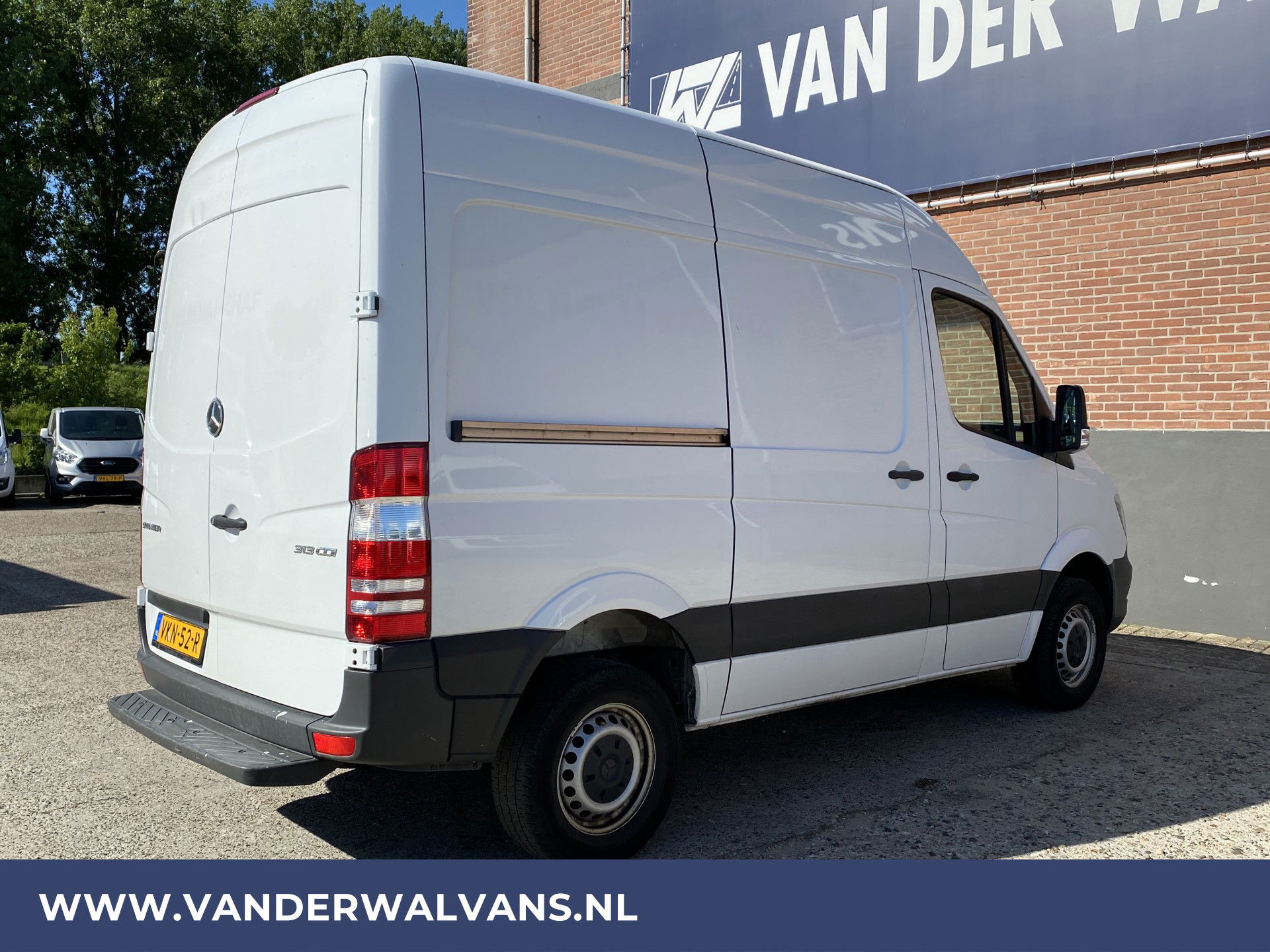Mercedes-Benz Sprinter 313CDI 130pk L1H2 – Van der Wal Vans