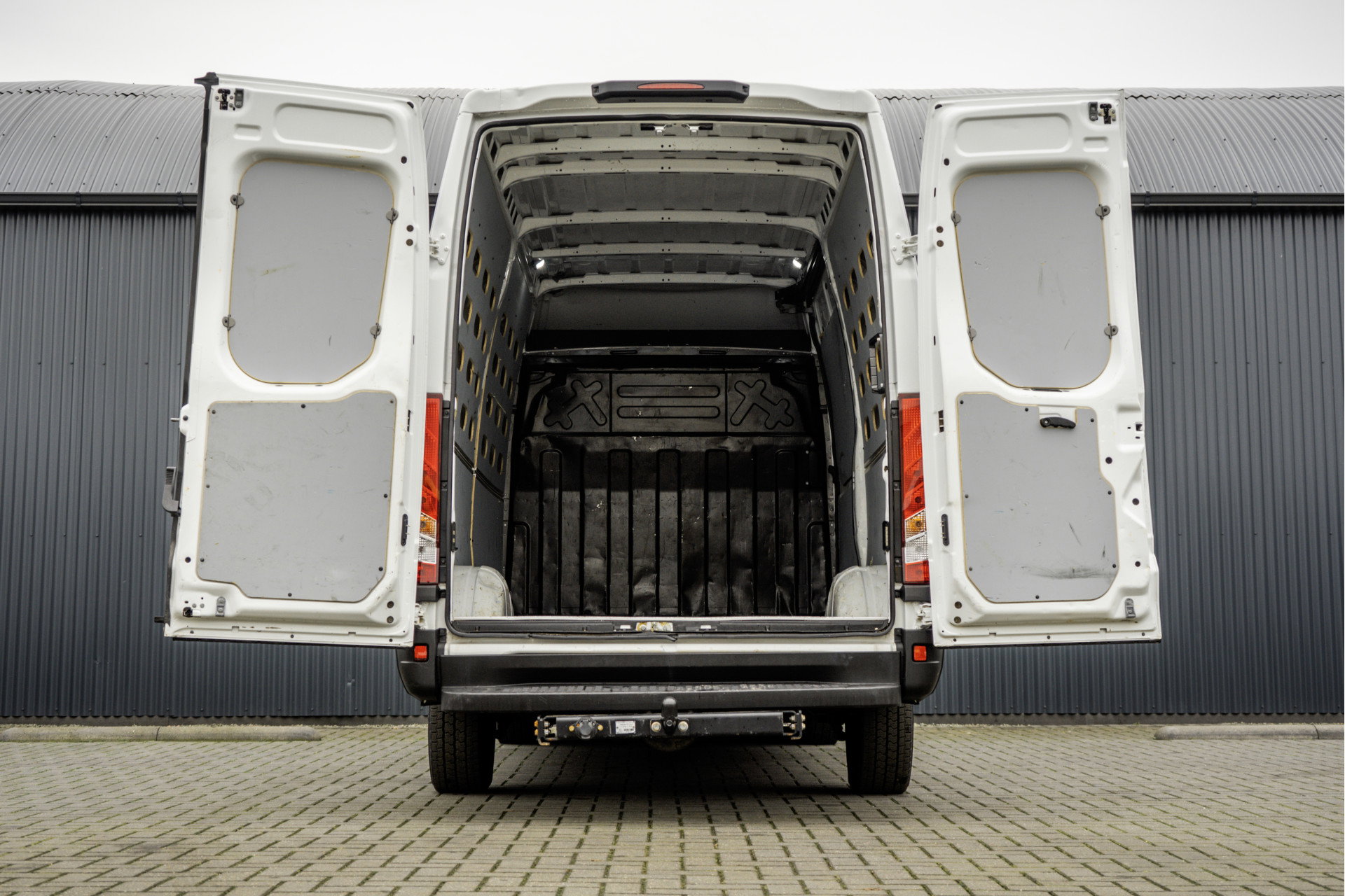 Iveco Daily **35S14V 2.3 L2H2 | Automaat | Euro 6 | Cruise | Climate ...