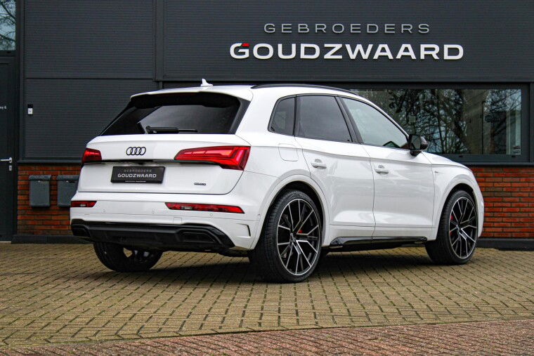 Audi Q5 55 TFSI e S edition | Pano | Luchtvering | Head-up | Memory | B ...