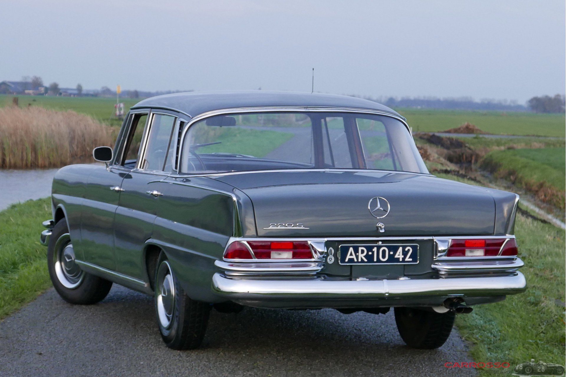 Mercedes-Benz 200-serie 220 SB Heckflosse W111 – Carrosso