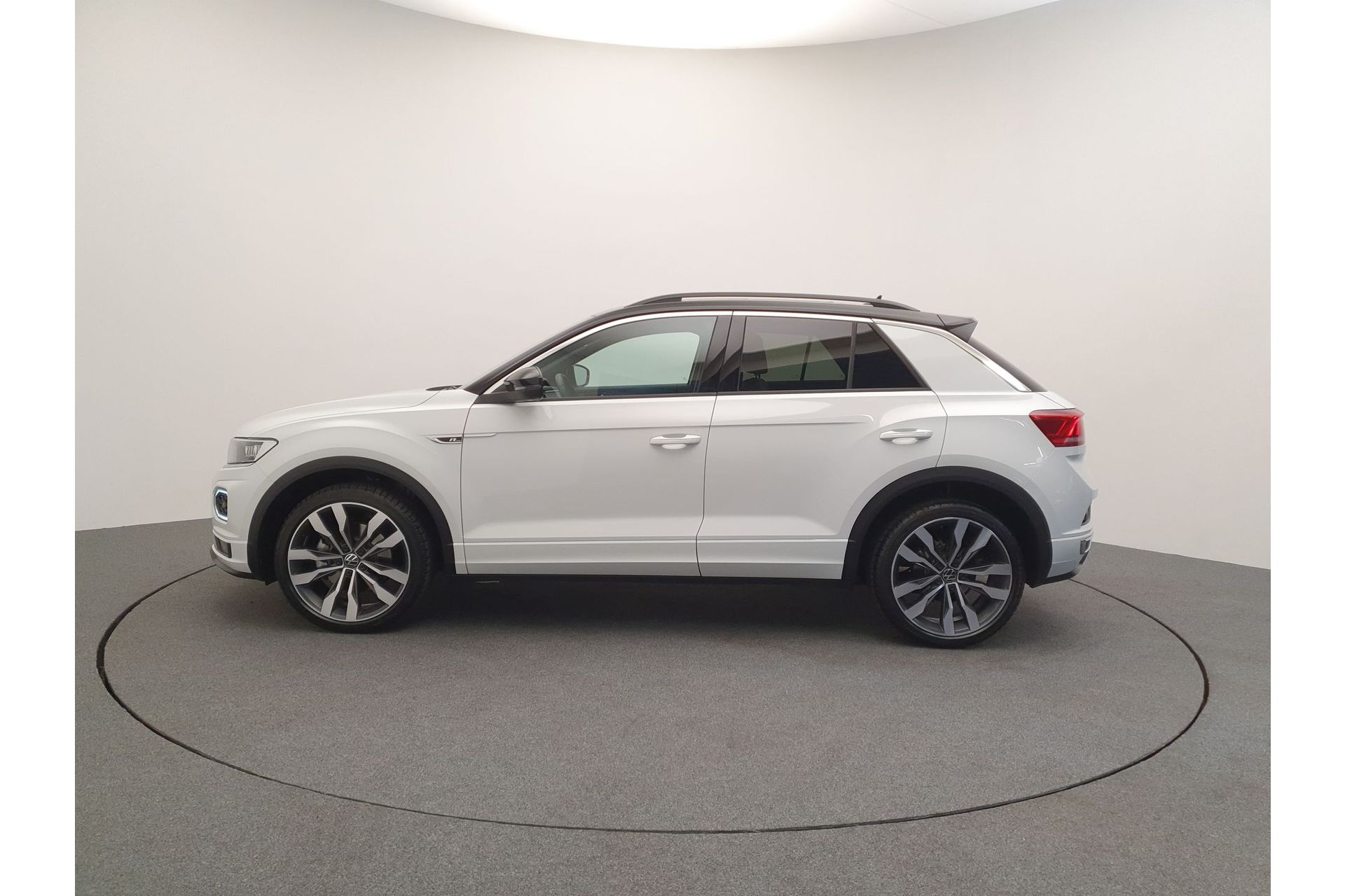 Volkswagen T-Roc 1.5 TSI 150pk DSG/AUT R-Line – Autobedrijf Heisterkamp
