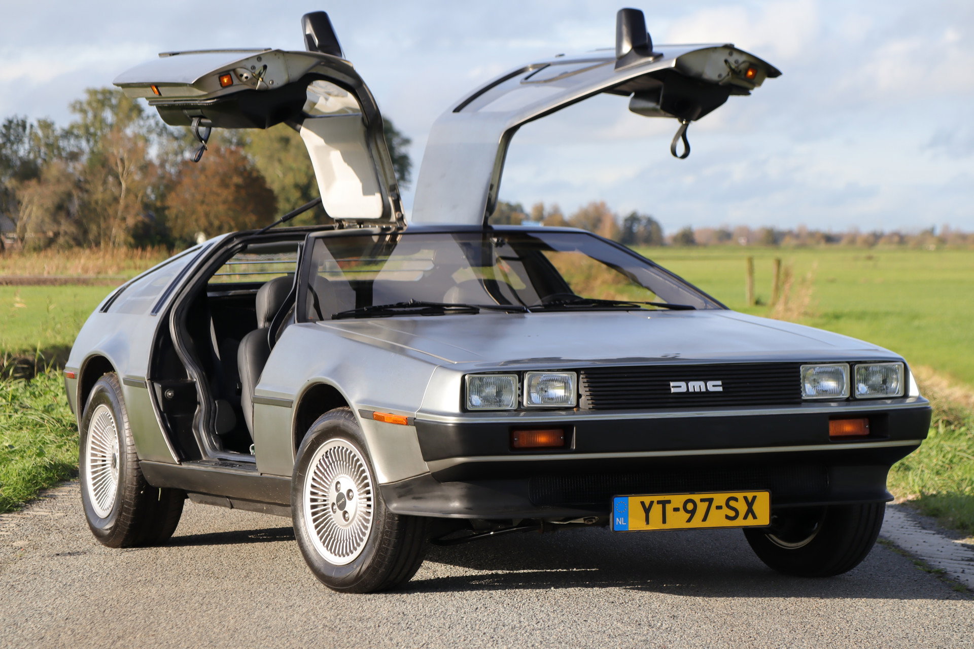 DeLorean DMC 12 – Carrosso